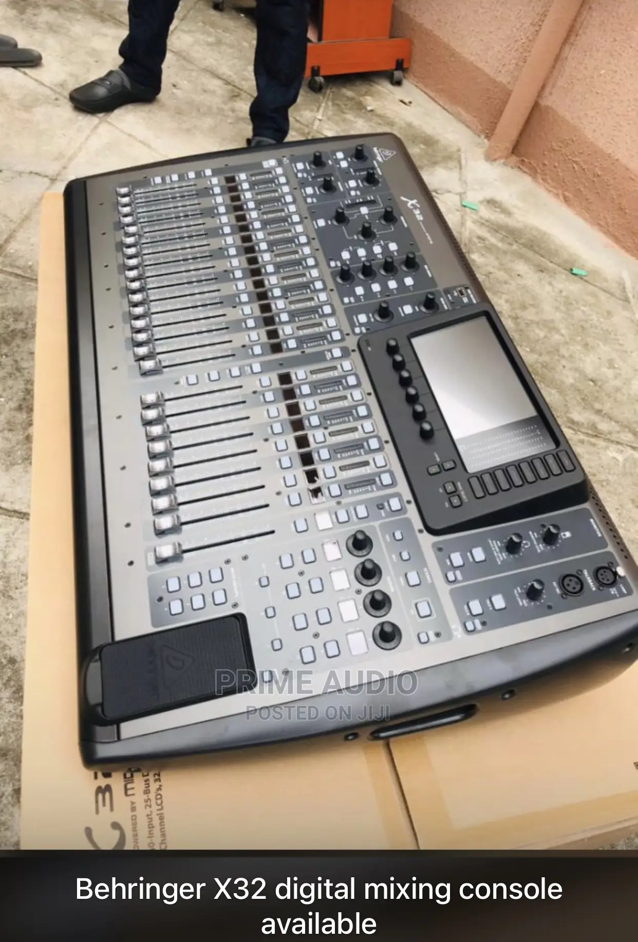 Behringer X32 40-Input, 25-Bus Digital Mixing Console in Ojo - Audio ...