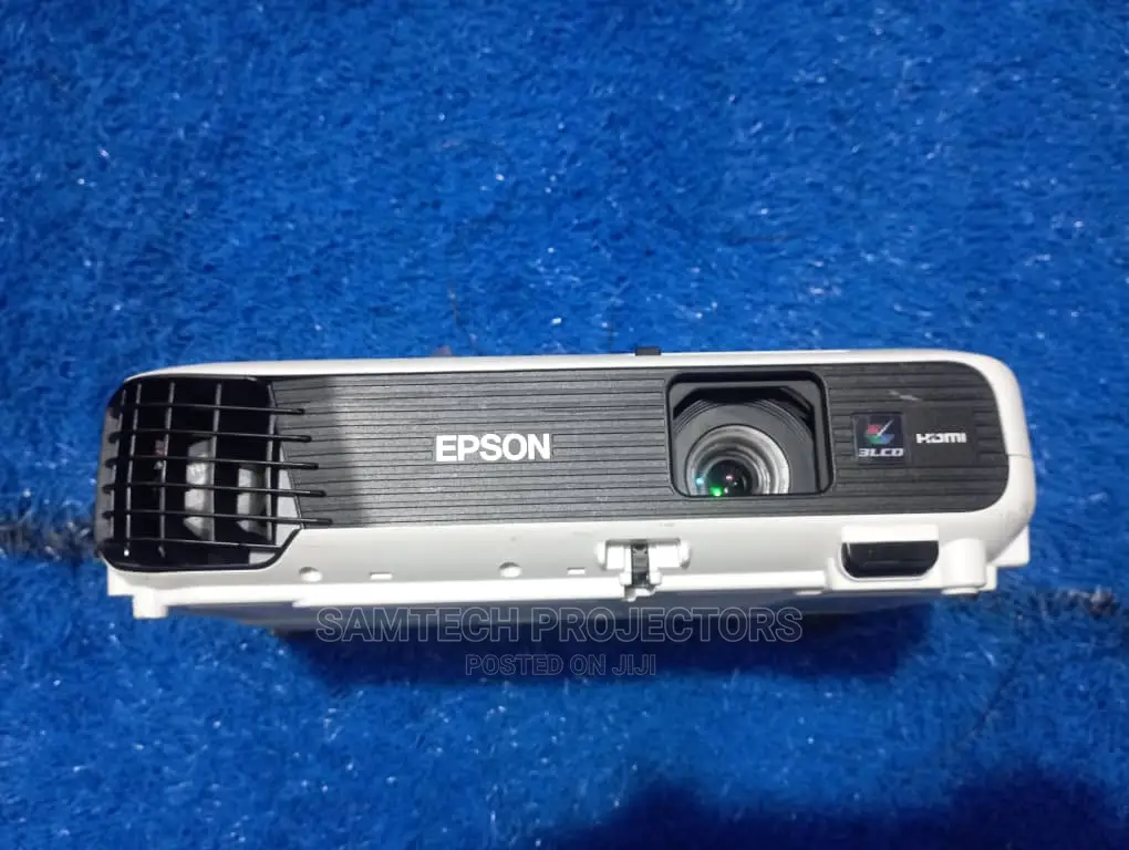 UK Used Epson Projector EB-SO4 in Ikeja - TV & DVD Equipment, Olumide Samson | Jiji.ng
