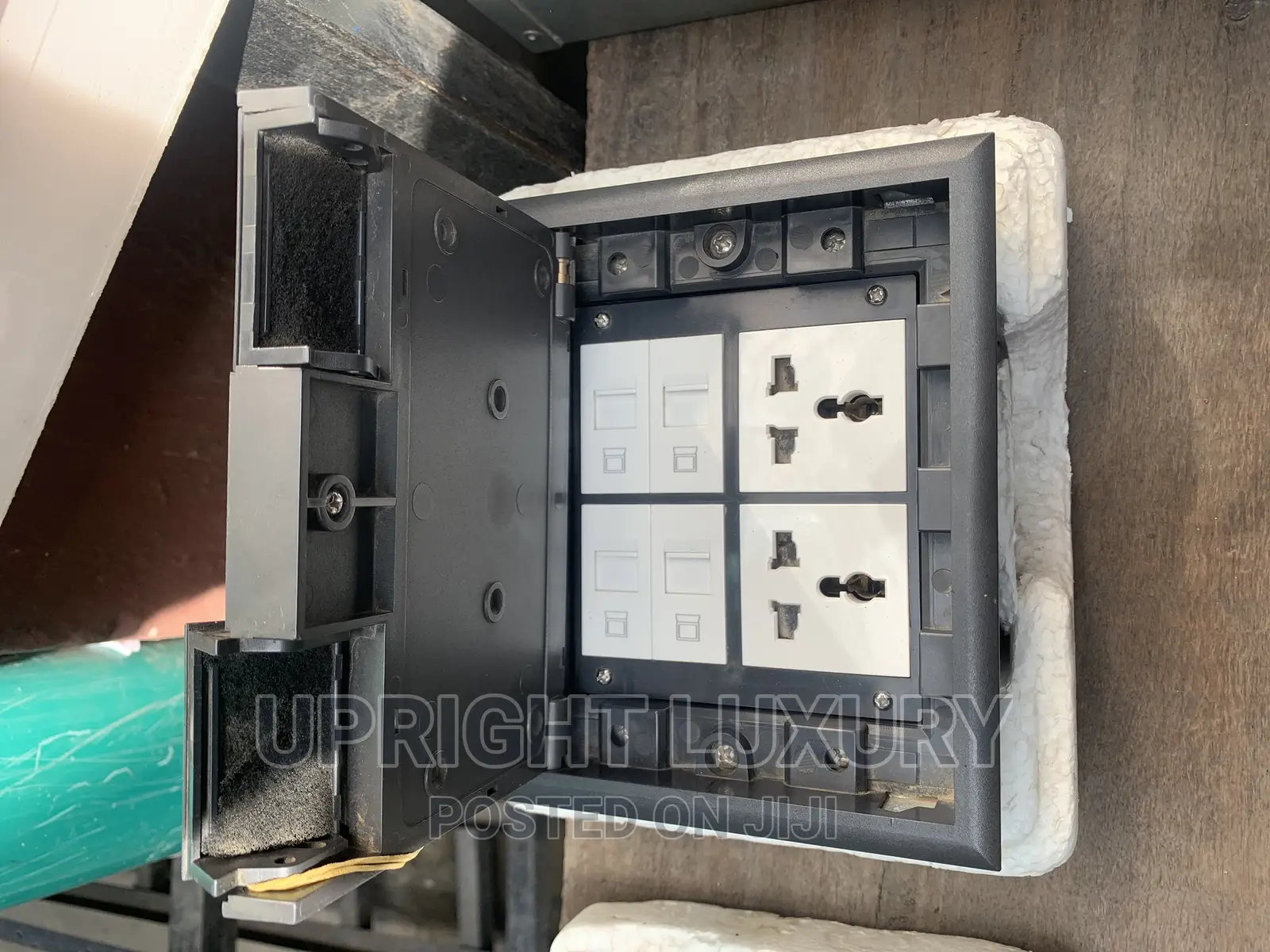 4 Points With 4 Data Points Ground Sockets in Ojo - Electrical ...